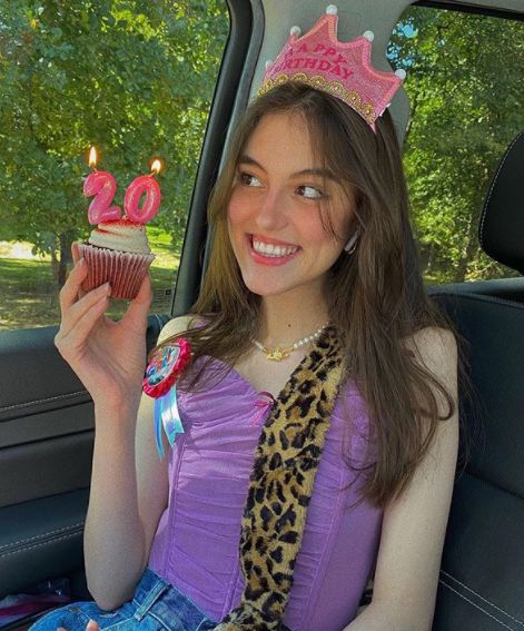 What is Kaelyn Wilkins’ Net Worth in 2022?her resume, brother ...